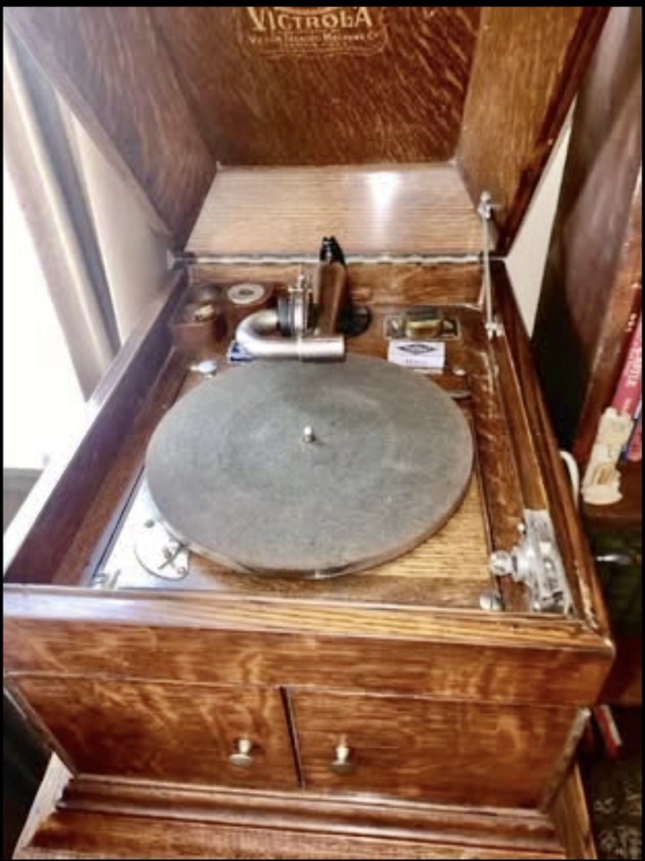 Antique VICTOR VICTROLA PHONOGRAPH VV-Xi TALKING Record Player Extras ...