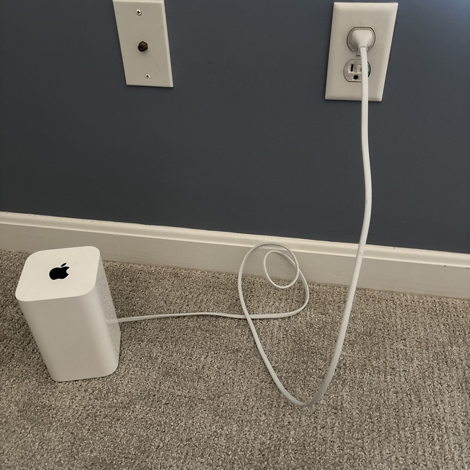 Apple AirPort Extreme 13000Mbps 3 Port Base Station Wireless AC Router ...
