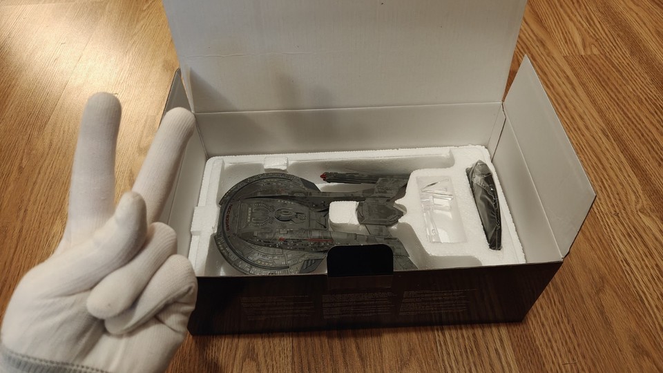 Eaglemoss Star Trek USS Thunderchild - Akira Class XL model. Brand new ...