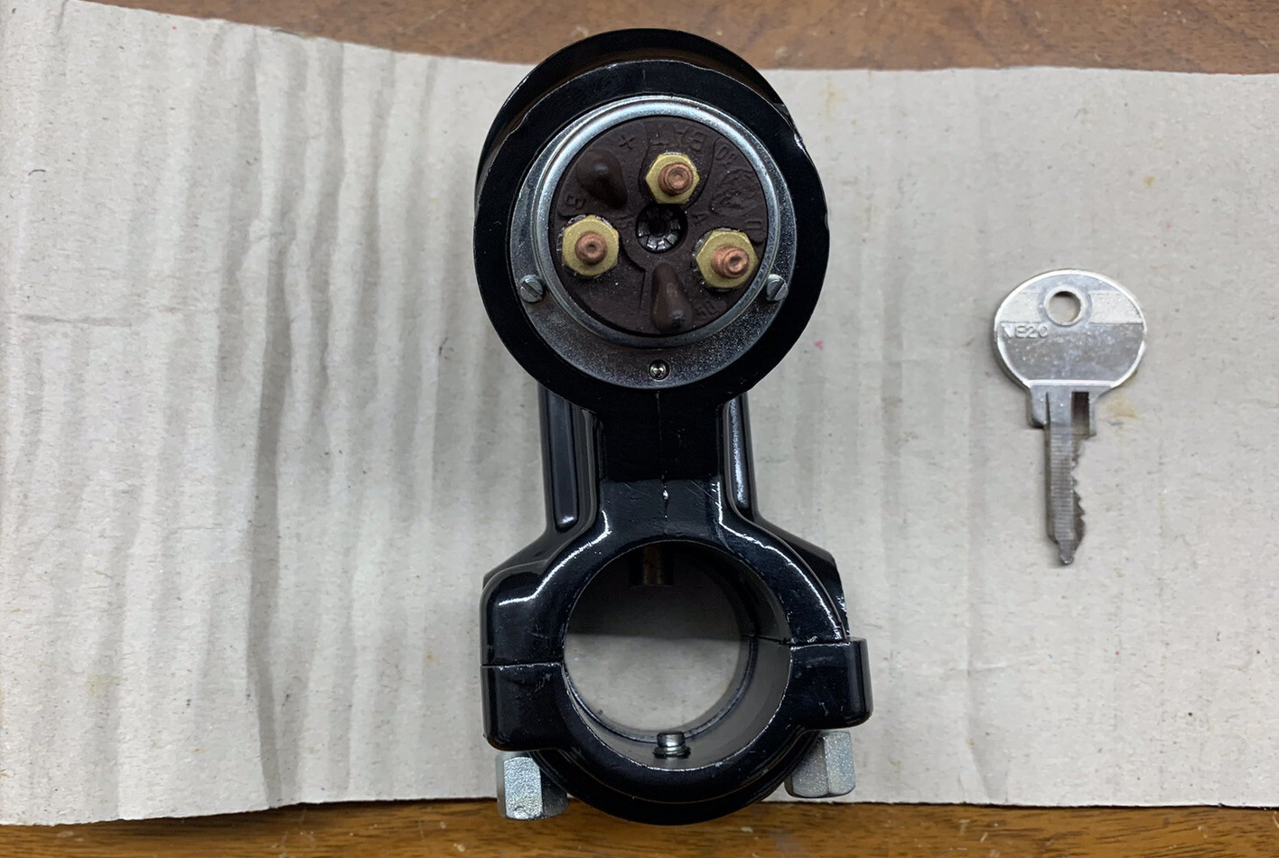 TRIUMPH 132135 TR6 EARLY STEERING LOCK & IGNITION SWITCH (NEIMAN STYLE ...