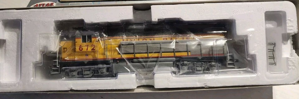 Atlas Master Silver Series HO Scale GP40 Low Nose Locomotive Union Pacific #672 | eBay