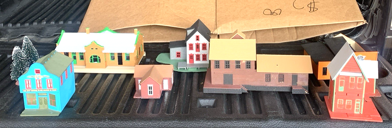 HO Scale Lot of 12 pieces Buildings, Towers and Saloon. | eBay