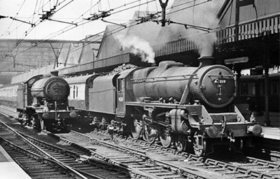 PHOTO LOCOS CLASS J39 0-6-0 NO. 64753 AND STANIER CLASS 5 4-6-0 NO ...