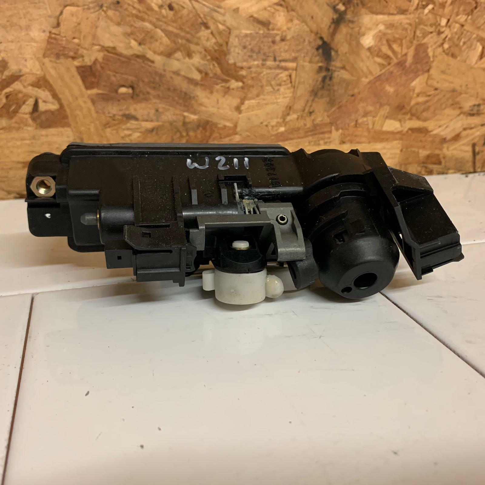 Mercedes E Class Tailgate Handle A2037500693 W211 Saloon Tail Gate ...