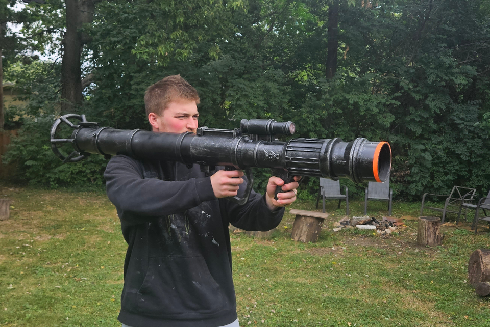 Full Sized Sci-Fi Trooper Bazooka Fake Film Prop | eBay