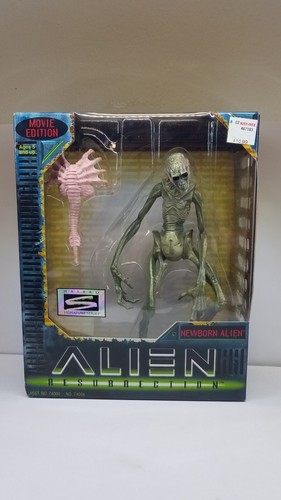 Hasbro Signature Series ALIEN RESURRECTION MOVIE EDITION NEWBORN ALIEN ...