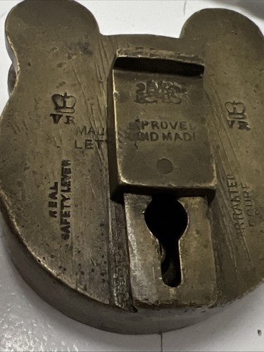 ANTIQUE PADLOCK VR VICTORIA REGINA HER MAJESTYS ROYAL LETTERS MAIL COBB ...