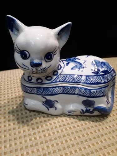 Mid Century Chinoiserie Blue and White Cat Trinket Box | eBay