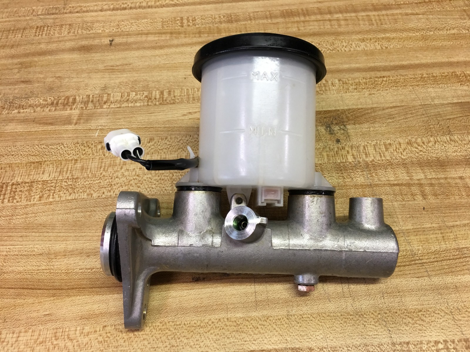 Japan Brake M/Cylinder 47201-12580 (Dorman M39844) fits Corolla DX GTS ...