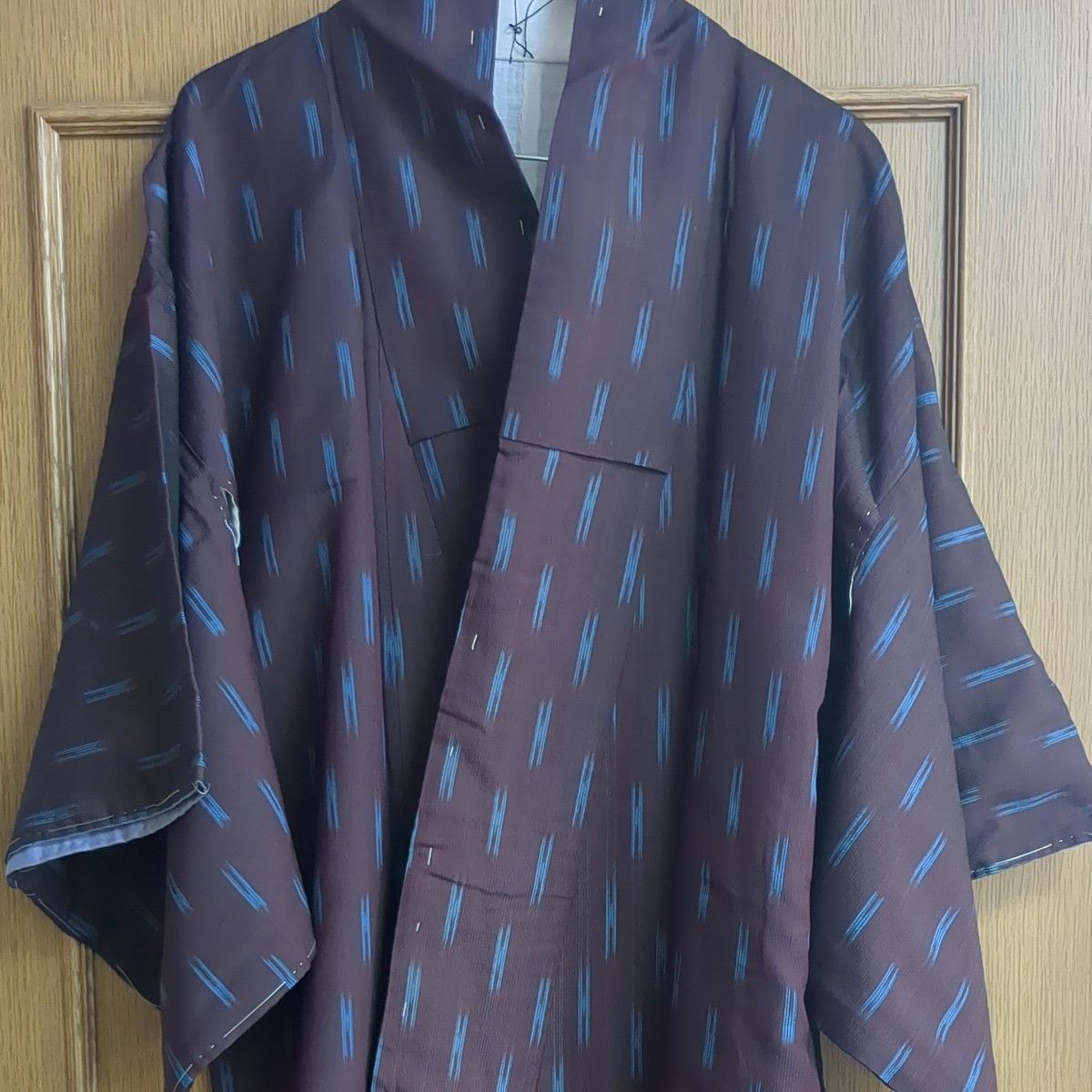 Kimono, Azuki Color, Blue Igeta-like Pattern, Vertical Line Weave ...