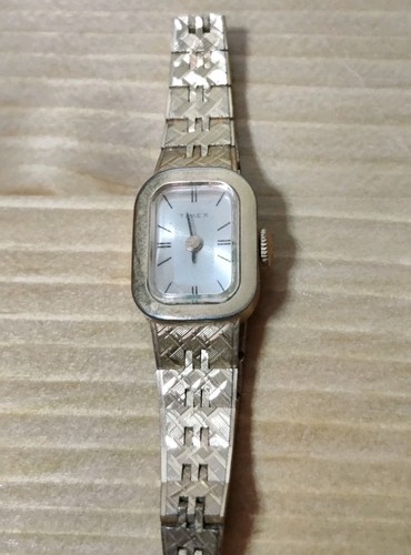 VTG Timex Women's Wrist Watch Slim Base Metal Bezel Stainless Back ...