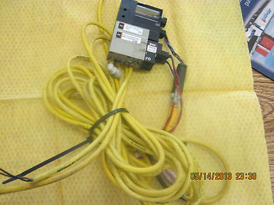 Smc Modèle :Nzx1071-k15l0z-e55cl Éjecteur Valve W / Turck U2515-66 Câble
