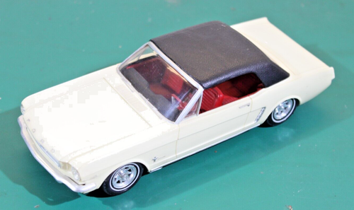 AMT '65 FORD MUSTANG COUPE' 1/25 SCALE ,PLASTIC MODELKIT, OG.'65 ISSUE ...