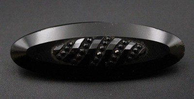 BLACK WHITBY JET Antique Victorian Style 50mm Mourning Brooch, 7.48g ...