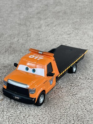 Disney Pixar Cars 3 - STU SCATTERSHIELDS Deluxe Diecast Recovery Truck ...