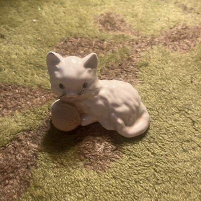 Nesco souvenir of Sandusky Ohio kitty cat with yarn ball | eBay