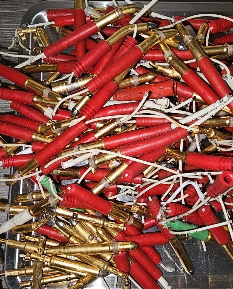 370 grams GOLD SCRAP RECOVERY Pins Military High Yield Early 70s ...