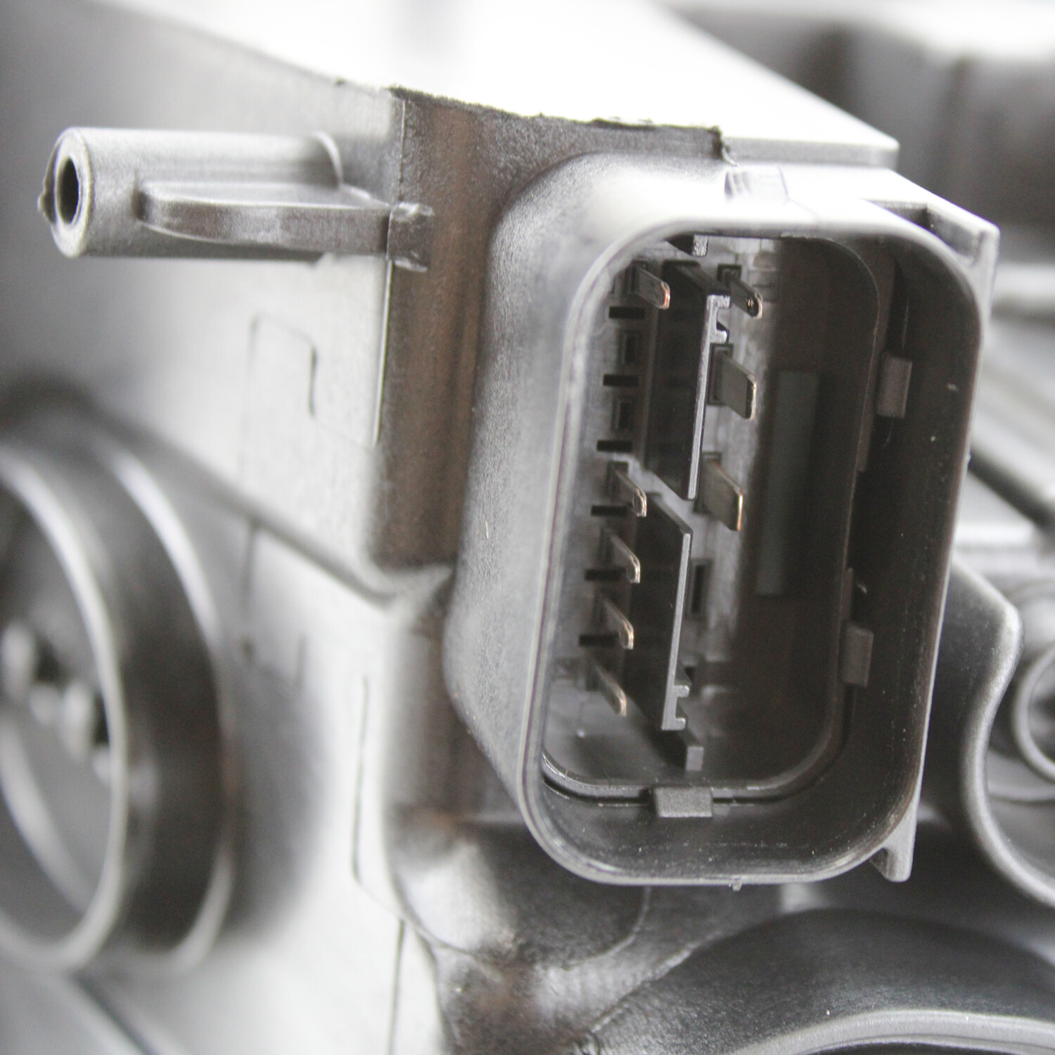 For HELLA Headlight Assembly Halogen 63117203243 / 010131051 | eBay