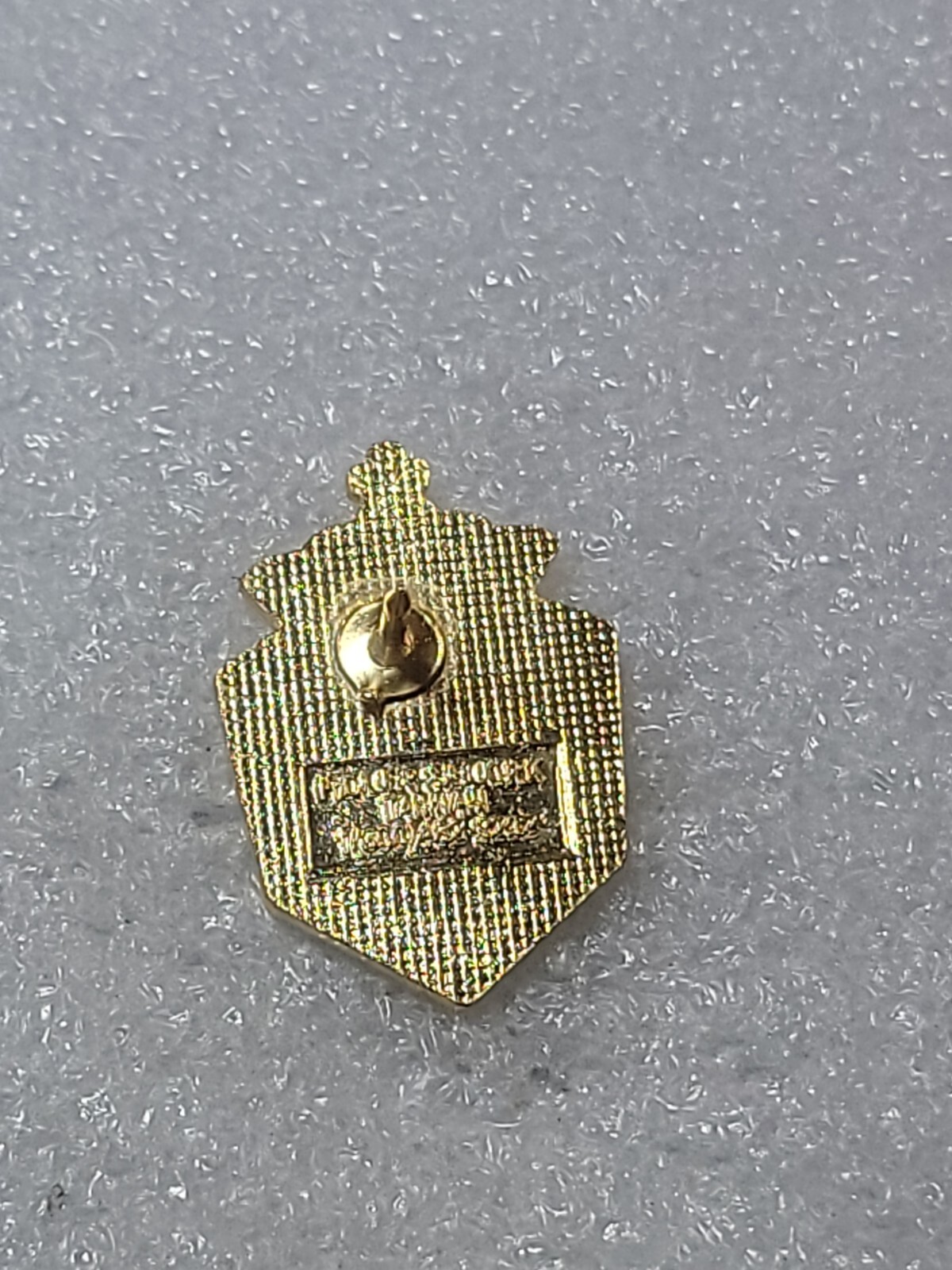 Town of Gilbert Plains Manitoba Canada Crest Shield Enamel Lapel Pin ...