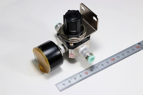 SMC SRH3010-02 Clean Regulator s/steel with 5/16"(8mm) Fitting/Gauge 0. ...