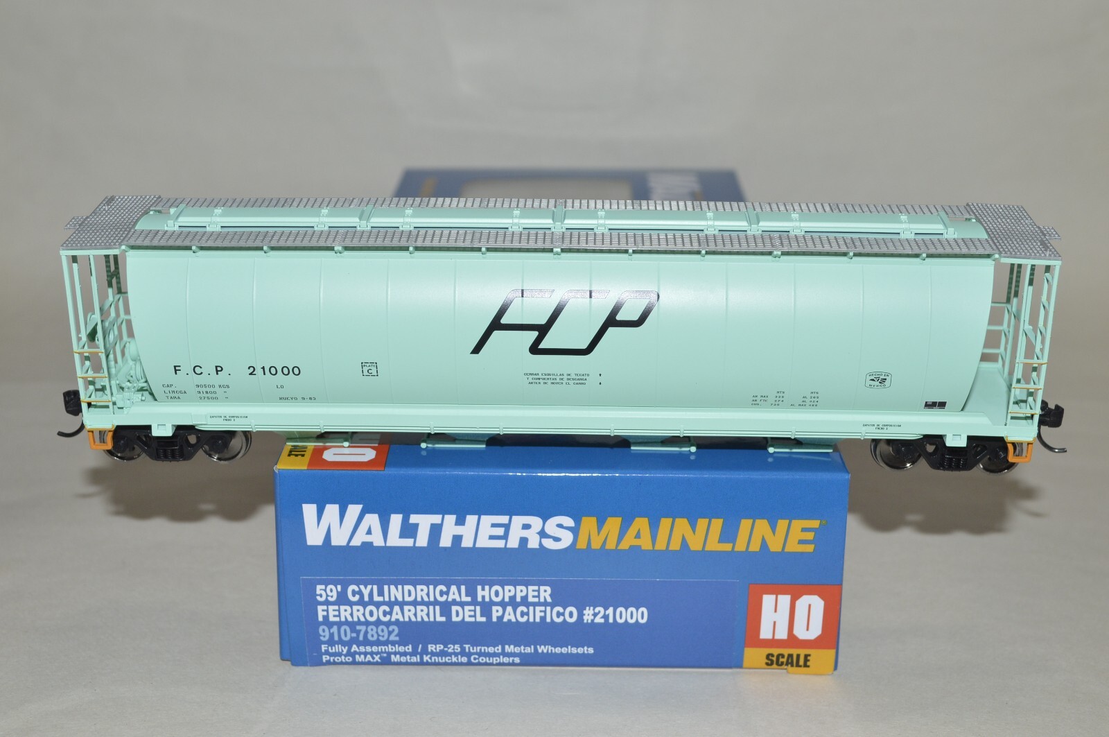 HO Walthers FCP Mexico Ry 59' cylindrical grain covered hopper car ...