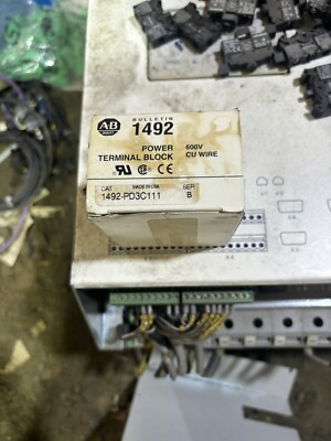 ALLEN BRADLEY 1492-PD3C111 POWER DISTRIBUTION TERMINAL BLOCK SER B 600V ...