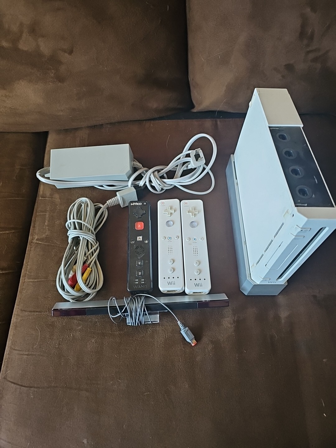 Vintage Nintendo Wii Console With Controllers | eBay