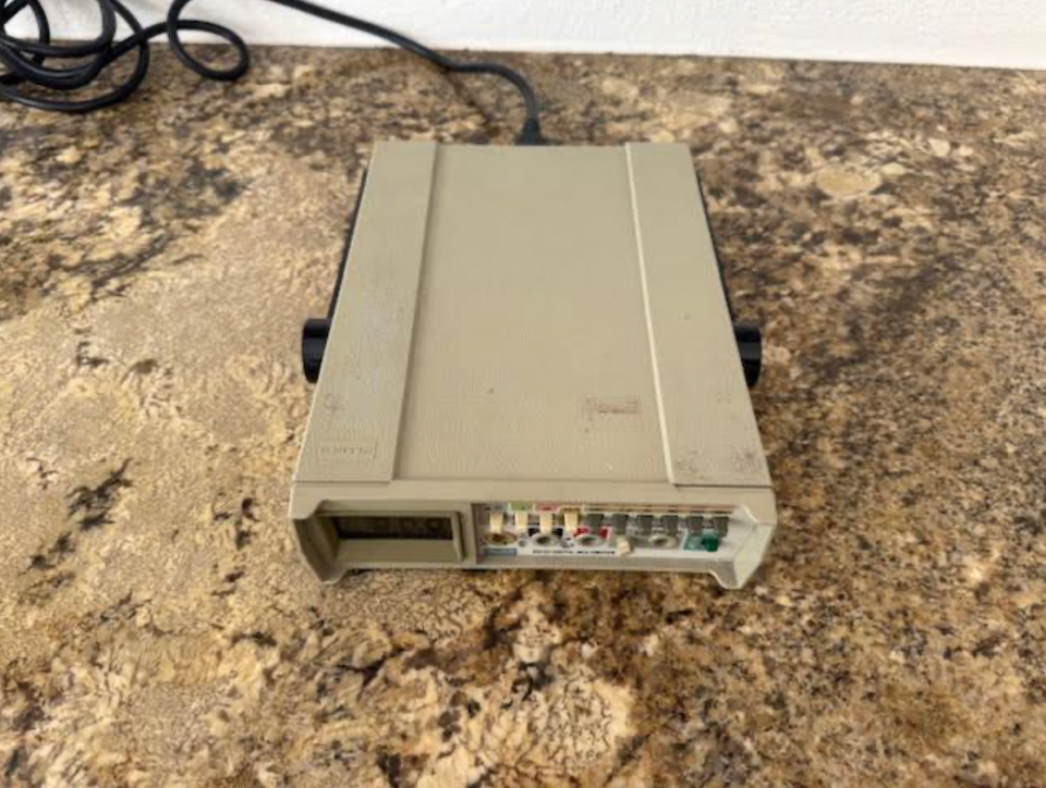 FLUKE 8012a Digital Multimeter 3.5 Digit Bench | eBay