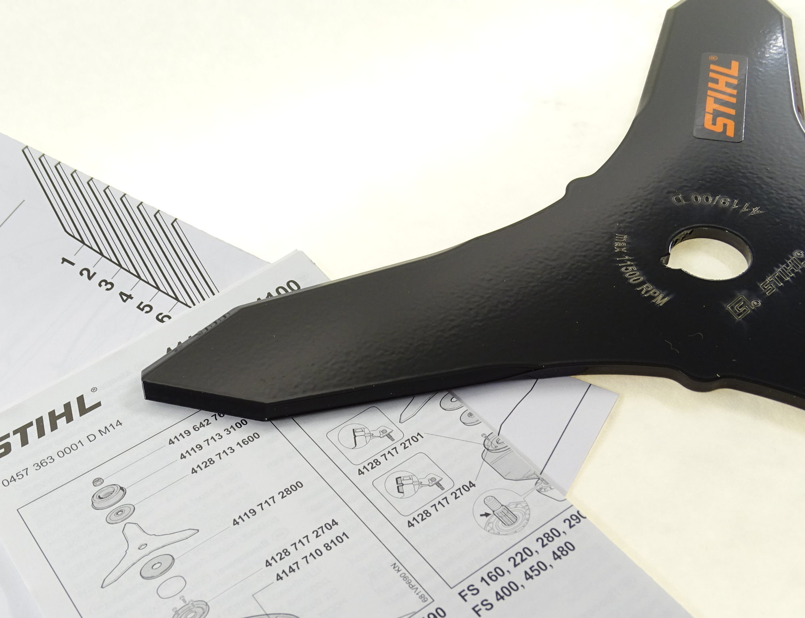 STIHL Dickichtmesser 3-Zahn 300mm Bohrung 20mm 41197134100 4119 713 ...