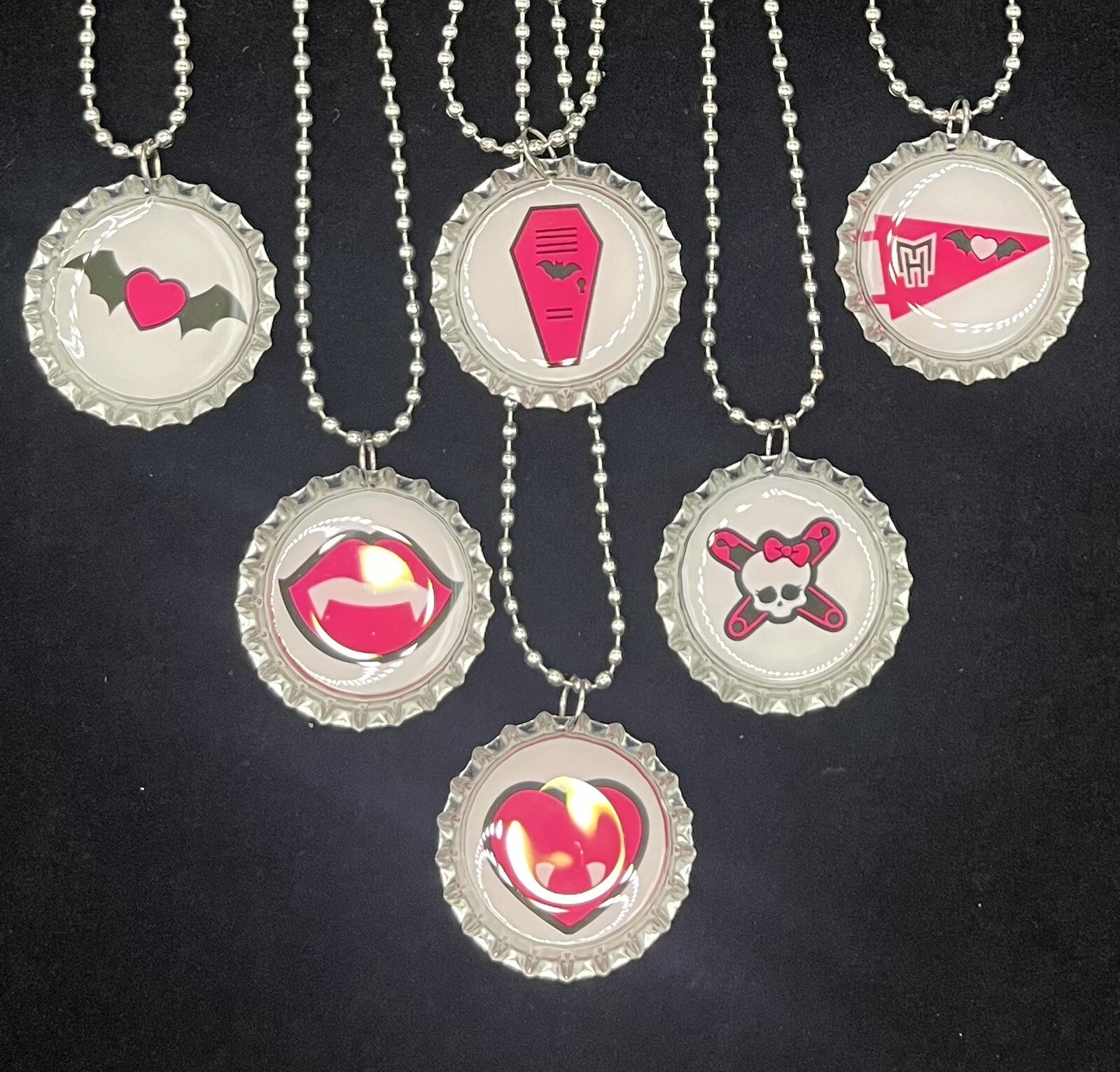Monster High Draculaura / 6 Bottle Cap Necklaces / Gift / Party favors ...