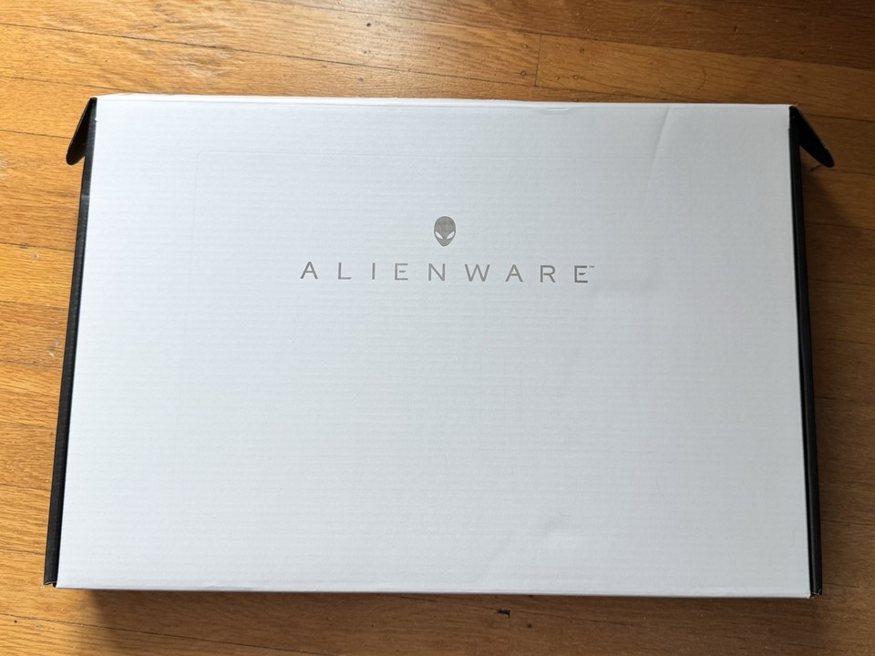 Alienware M18 R2 , 4080, 4+1 tb nvme, i9, 32Gb ram | eBay