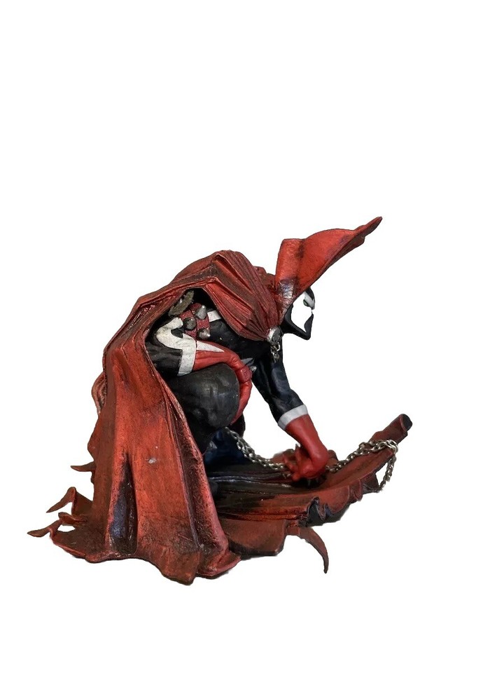 Spawn 2004 the art of spawn crouching caped figure. | eBay