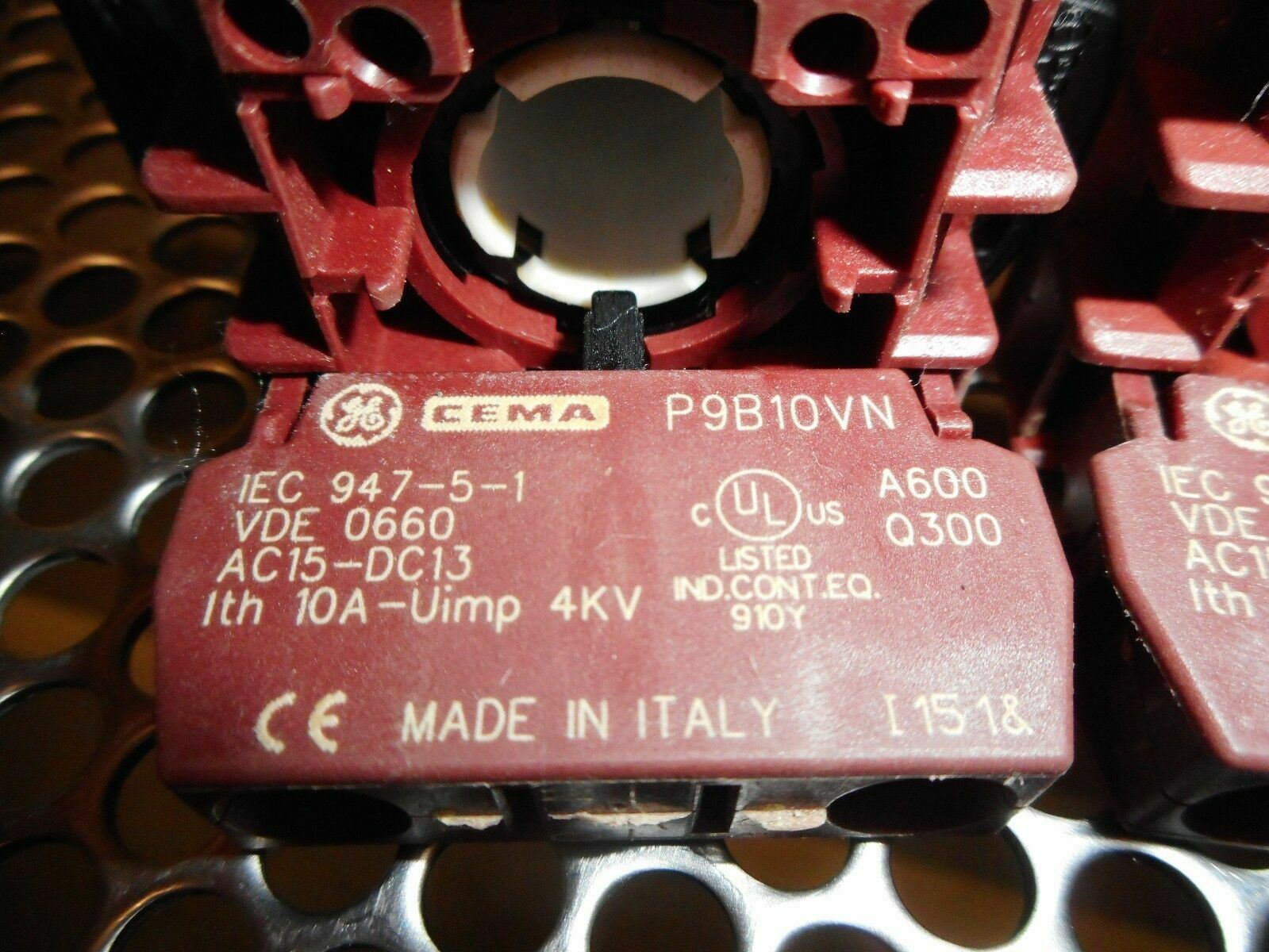 General Electric P9B10VN Contact Blocks & Green Power On Pushbuttons ...