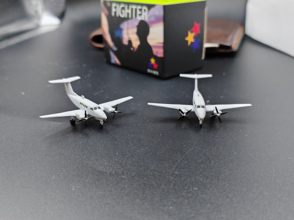 NEW 1/400 US Beechcraft B200 "King of the Air" Light Business Jet Model ...