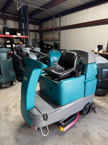 Tennant T7 32" Disc Ride-On Floor Scrubber | eBay