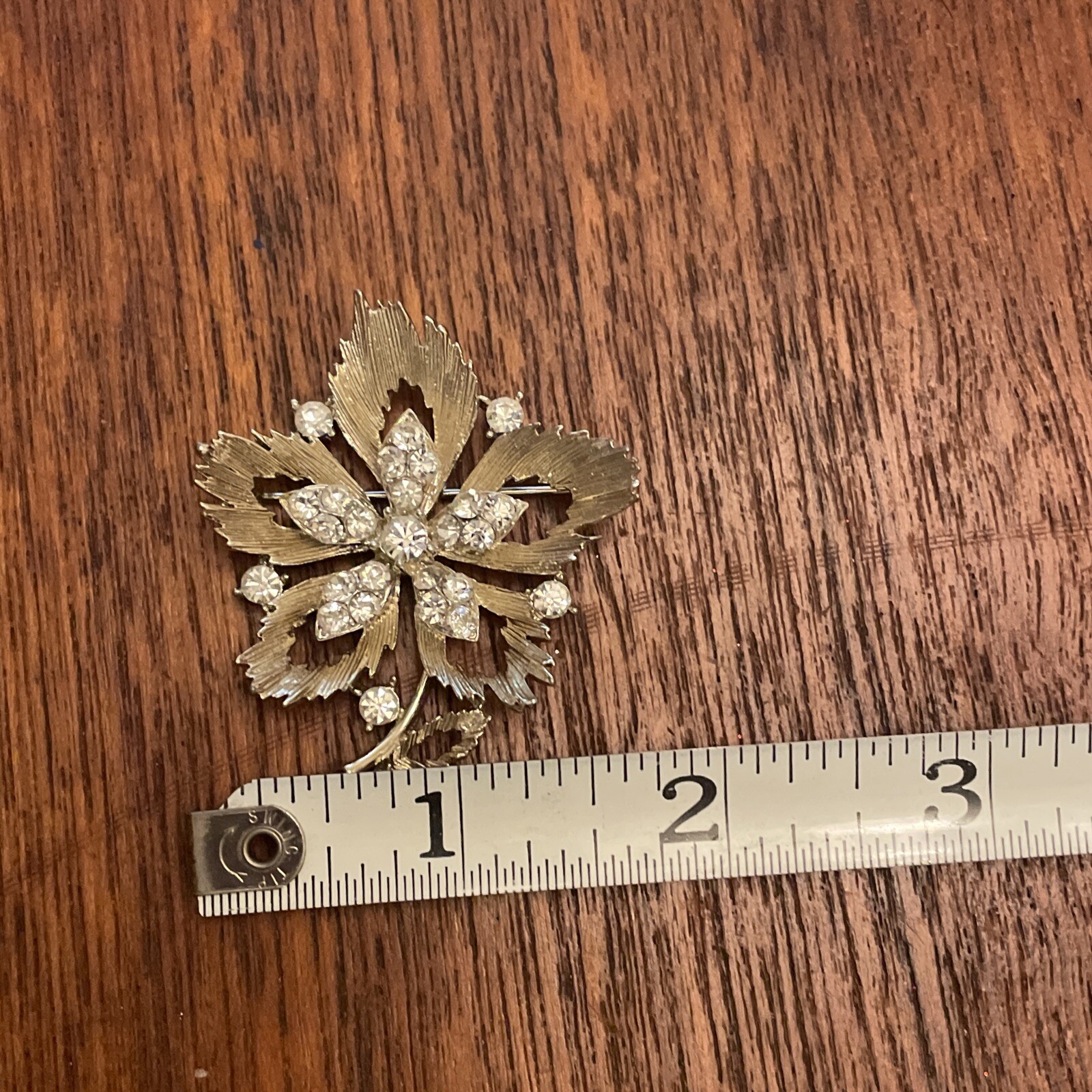 Vintage Lisner Gold Tone Crystal Rhinestones Leaf Bro… - Gem