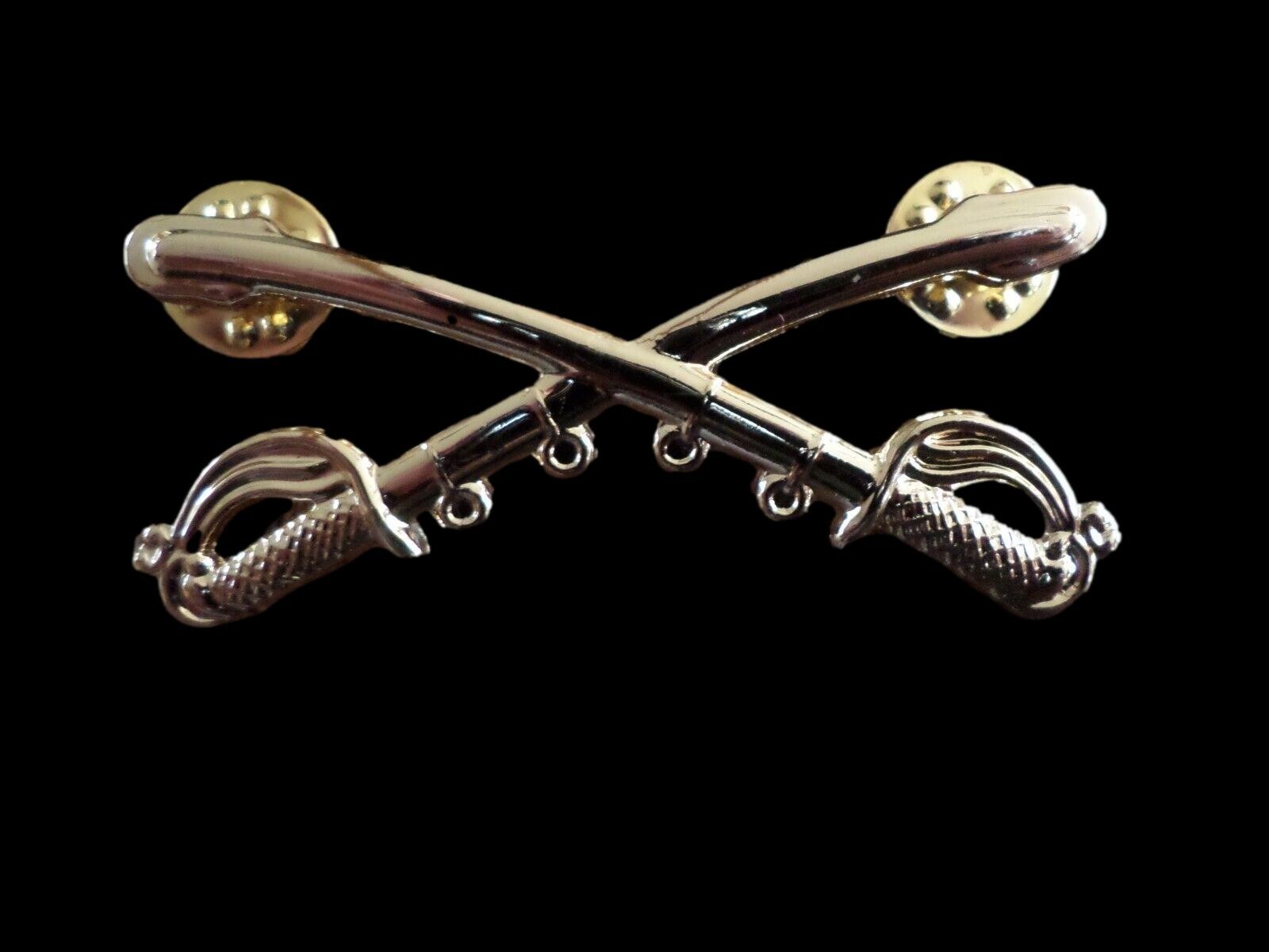 U.S MILITARY CAVALRY METAL HAT BADGE PIN CROSSED SABERS SWORDS LARGE ...