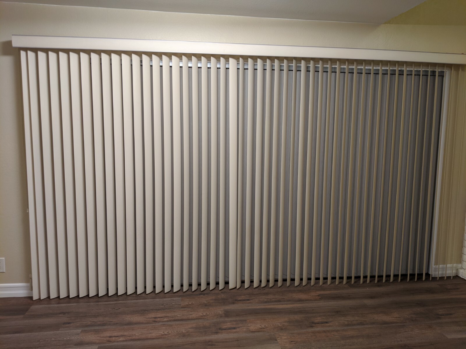 Vertical blinds, outside mount, split center open, 153" W x 84" H, 3.5 ...
