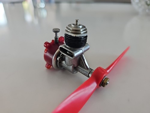 VINTAGE OK CUB 024 TWIN STACK C/L FF GLOW MODEL AIRPLANE ENGINE wPROP ...