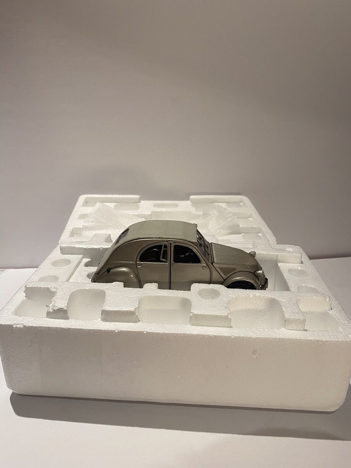 Franklin Mint Citroen C2V 1951 Scale 1:24 Model Car | eBay