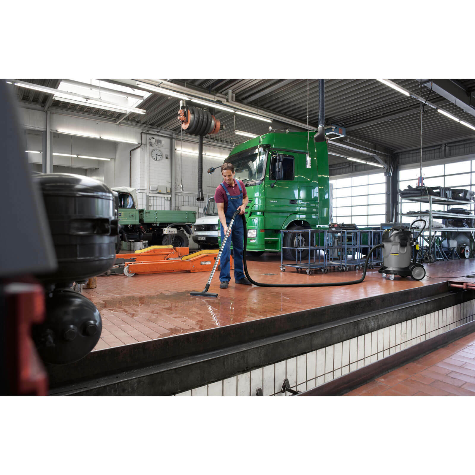 Karcher NT 70/2 Professional Wet and Dry Vacuum Cleaner 70L 240v ...