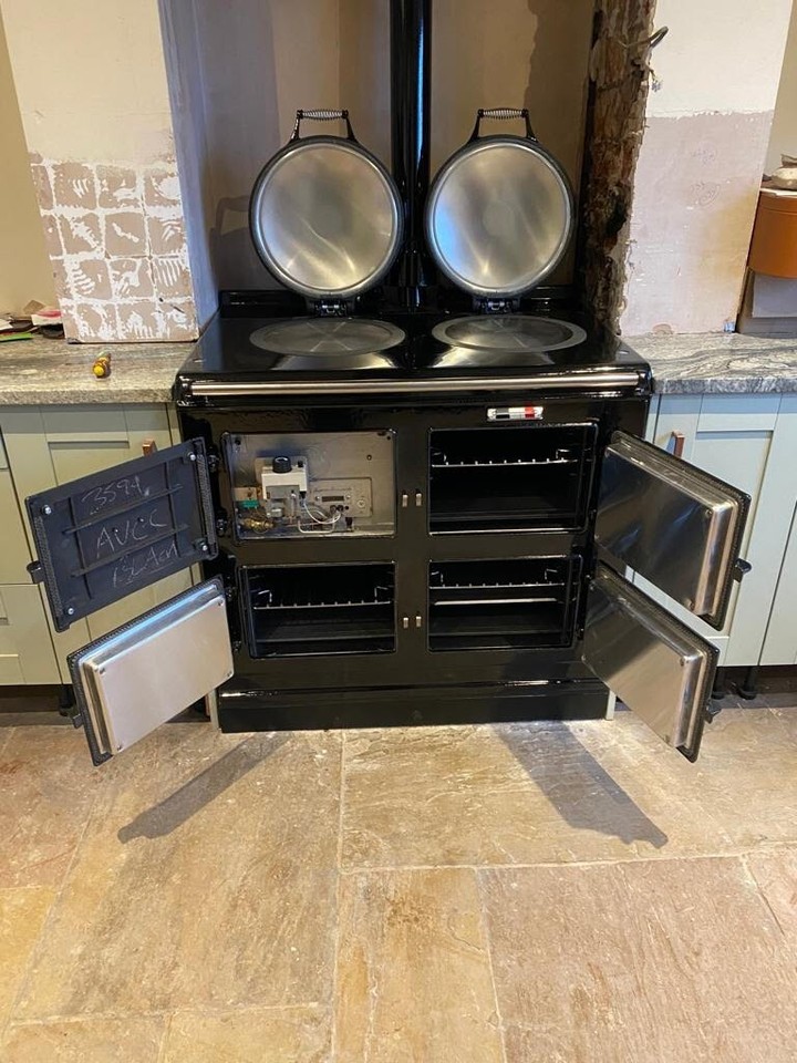 3 Oven Deluxe Fully Reconditioned Gas Fired Conventional Flue Aga ...