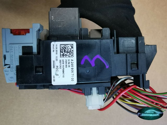 14-16 MERCEDES CLA250 2.0L-L4 Fuse & Relay Box-Housing OEM 2469067100 ...