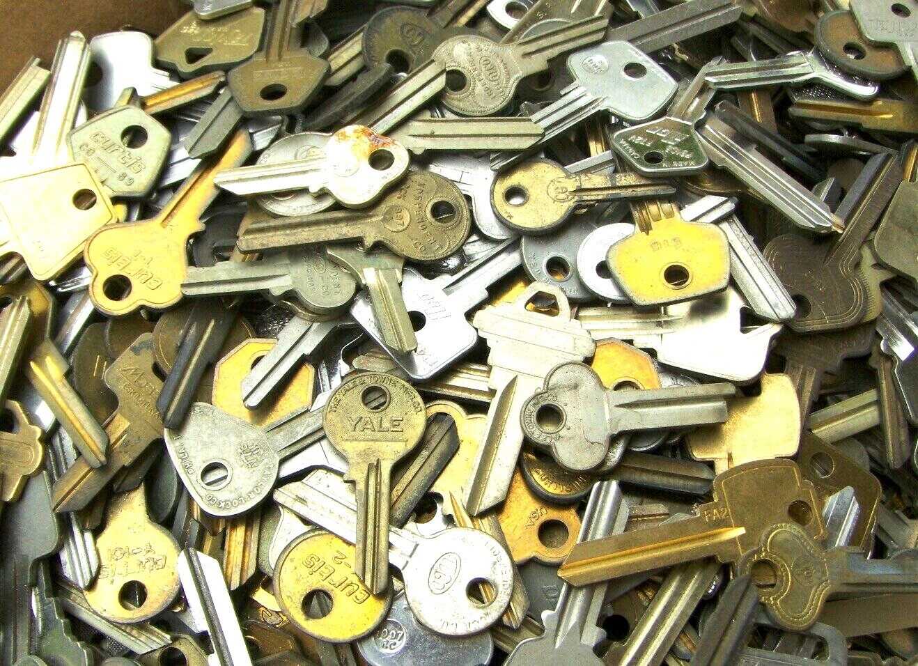 Lot of Key BLANKS 3 lbs ++ HOUSE,CARS,etc. OLD,VINTAGE Locksmith ...