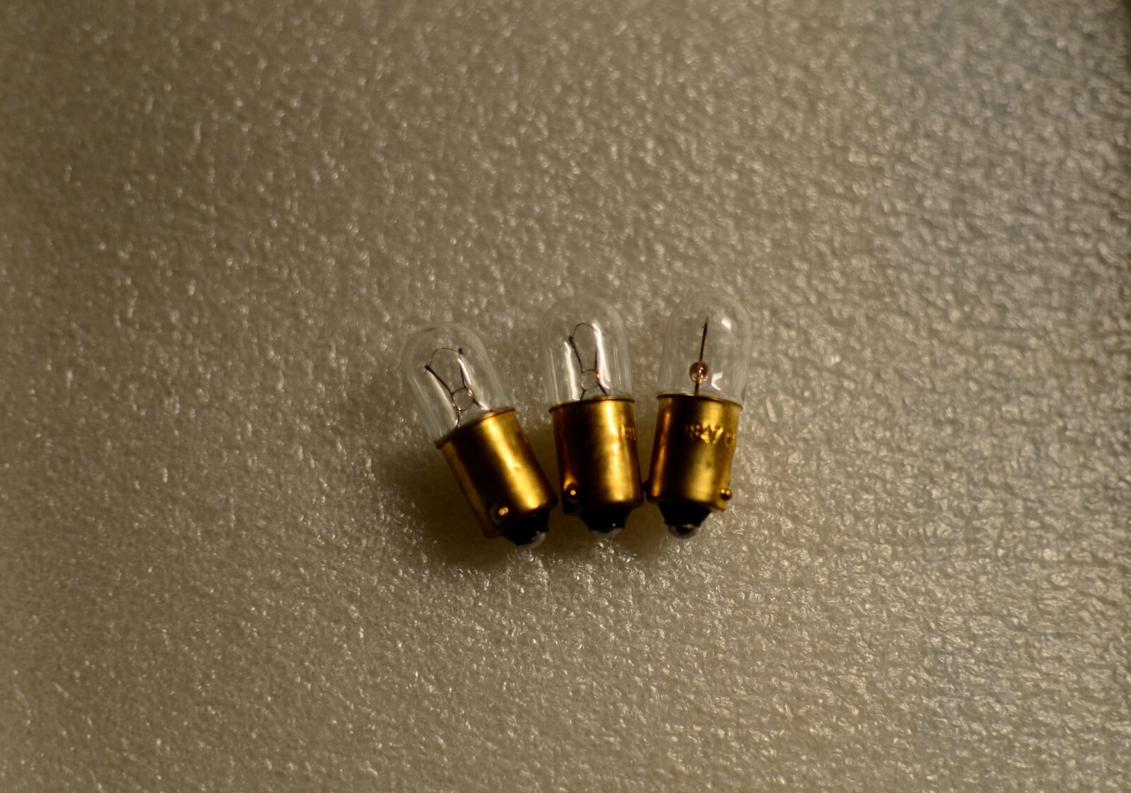 (3) BAYONET #1847 INCANDESCENT CEC LAMPS /6.3v .15A/BULBS 0.945W BA9s ...