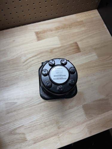 John Deere Hydraulic Motor TCA23173 (drive Motor) 648R 652R 652E 661R ...