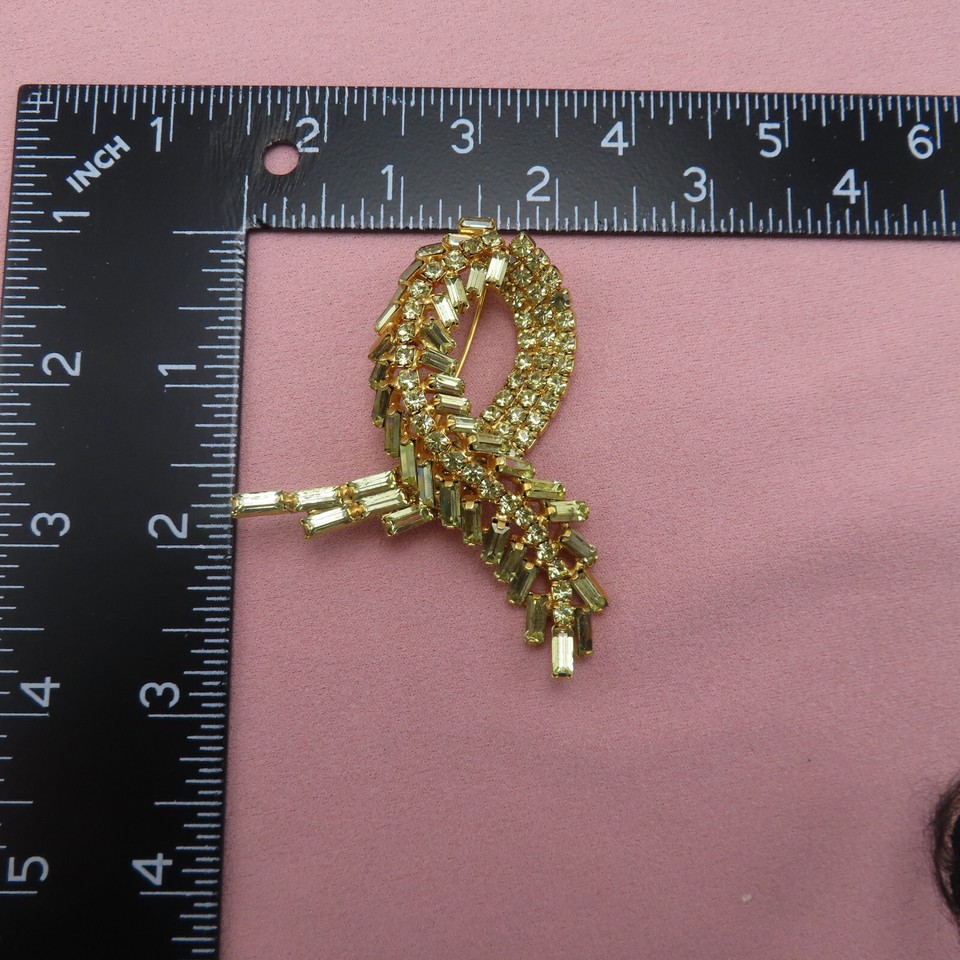 Vintage Brooch Rhinestone Pin Pale Green Faceted Crystal 3 in Massive ...