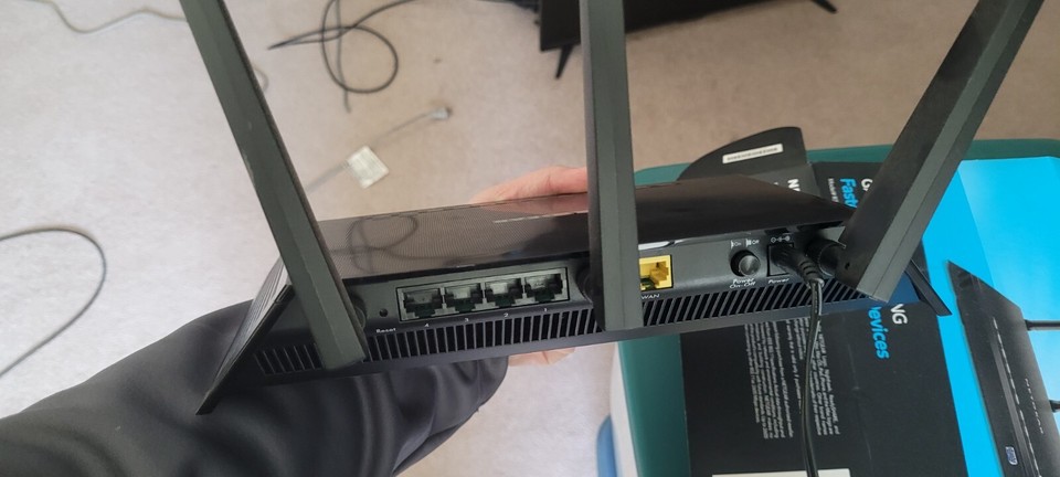 NETGEAR Nighthawk AC1900 Smart WiFi Router (‎R7450-100NAS) 606449134124 ...