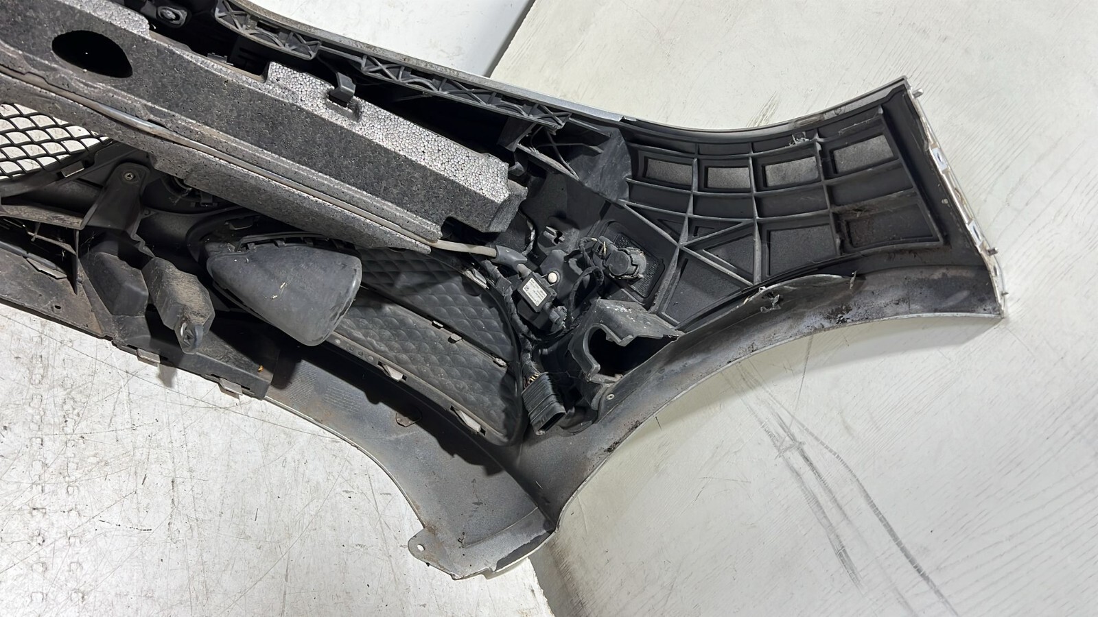 MERCEDES E220 CDI W212 2013 ,FRONT BUMPER COMPLETE SILVER 775 P/N ...