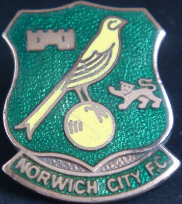 NORWICH CITY FC Vintage club crest type badge Brooch pin In gilt 22mm x ...